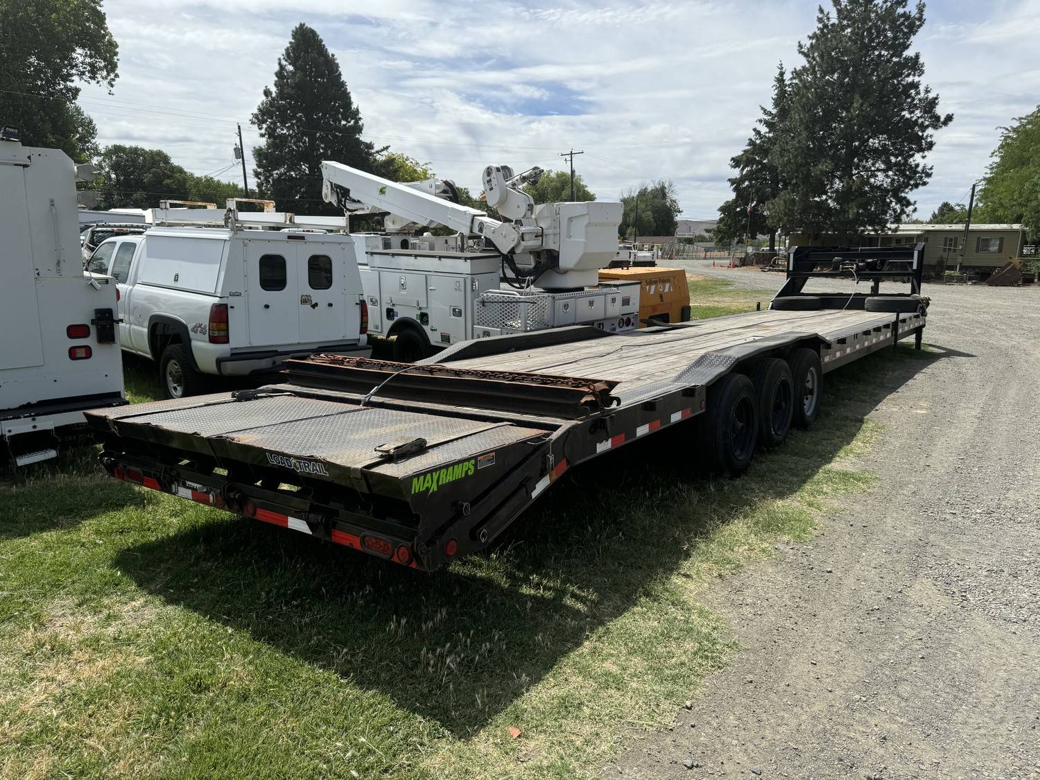 2021 Load Trail 40 ft 3-axle Gooseneck trailer W/Ramps (CN 1021 ...