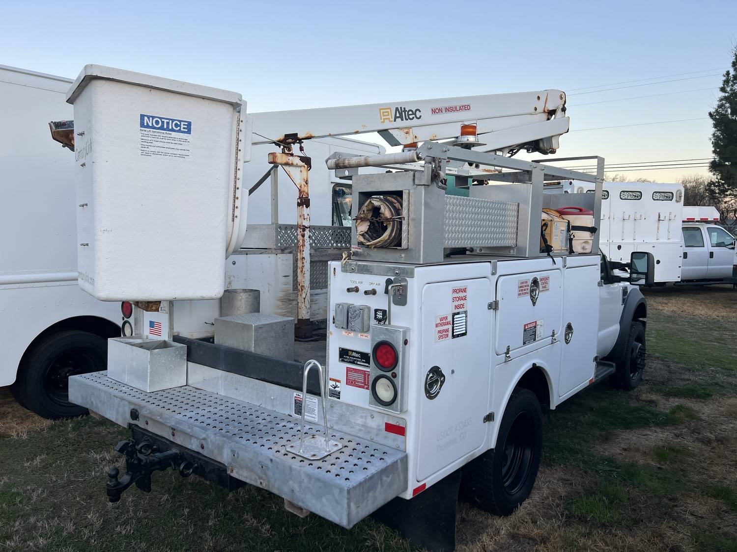 2008 Ford F450 4x4, 29 ft Bucket truck (CN 69) - Heaverlo Northwest