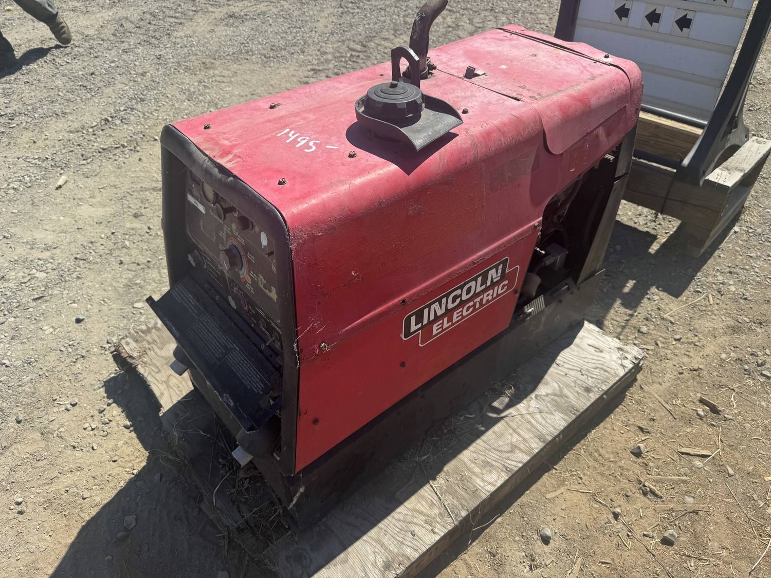 Lincoln 250 electric arc portable gas welder - Heaverlo Northwest