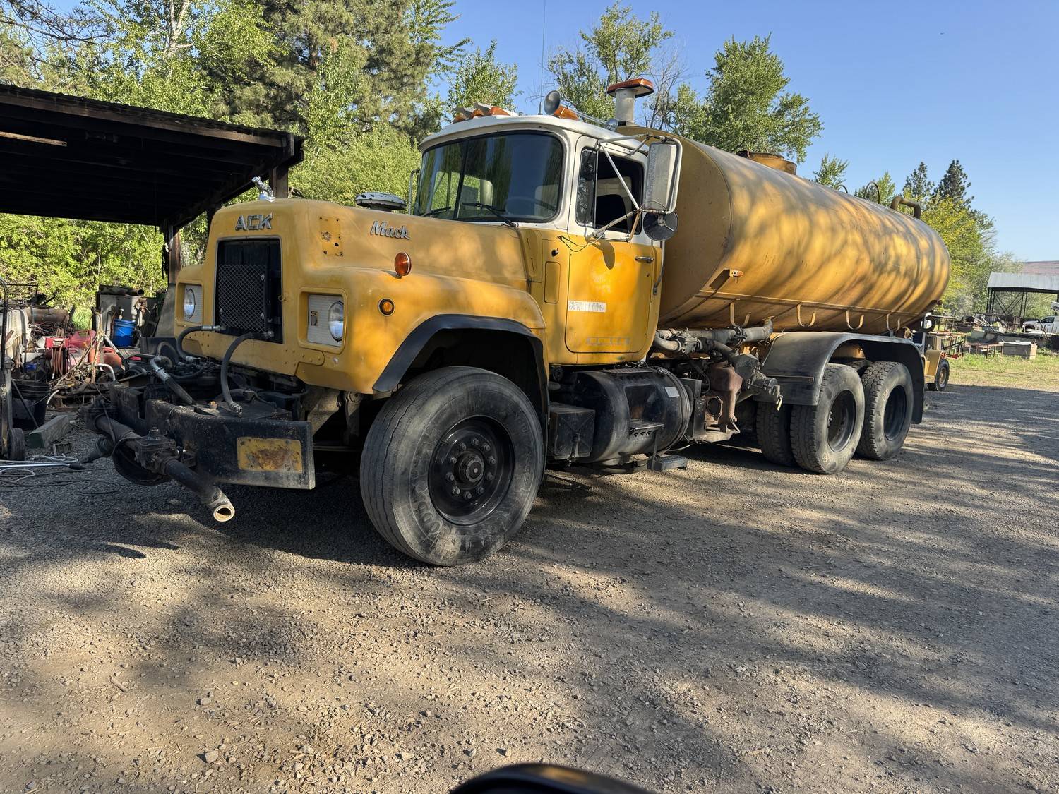 1980 Mack 4000 Gallon T/A Water Truck (CN-1008) - Heaverlo Northwest